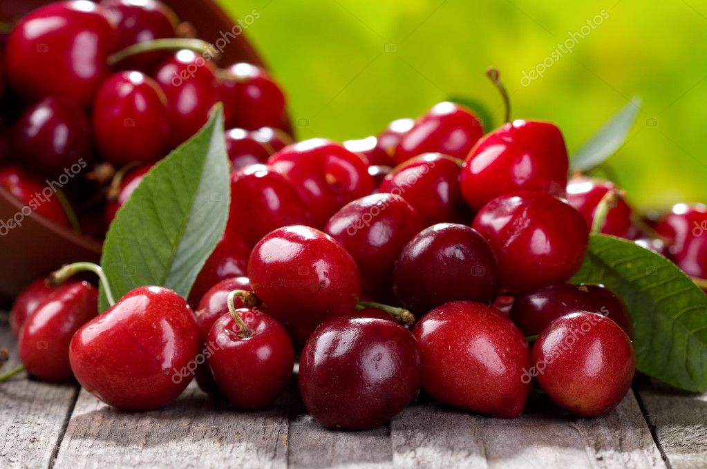 Fresh cherries — Stock Photo © Nitrub #11210925