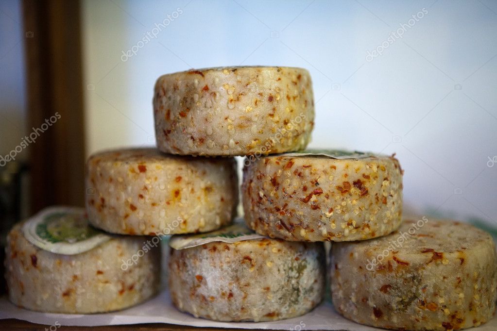 Típico queso de la Toscana Pecorino de Pienza 2023