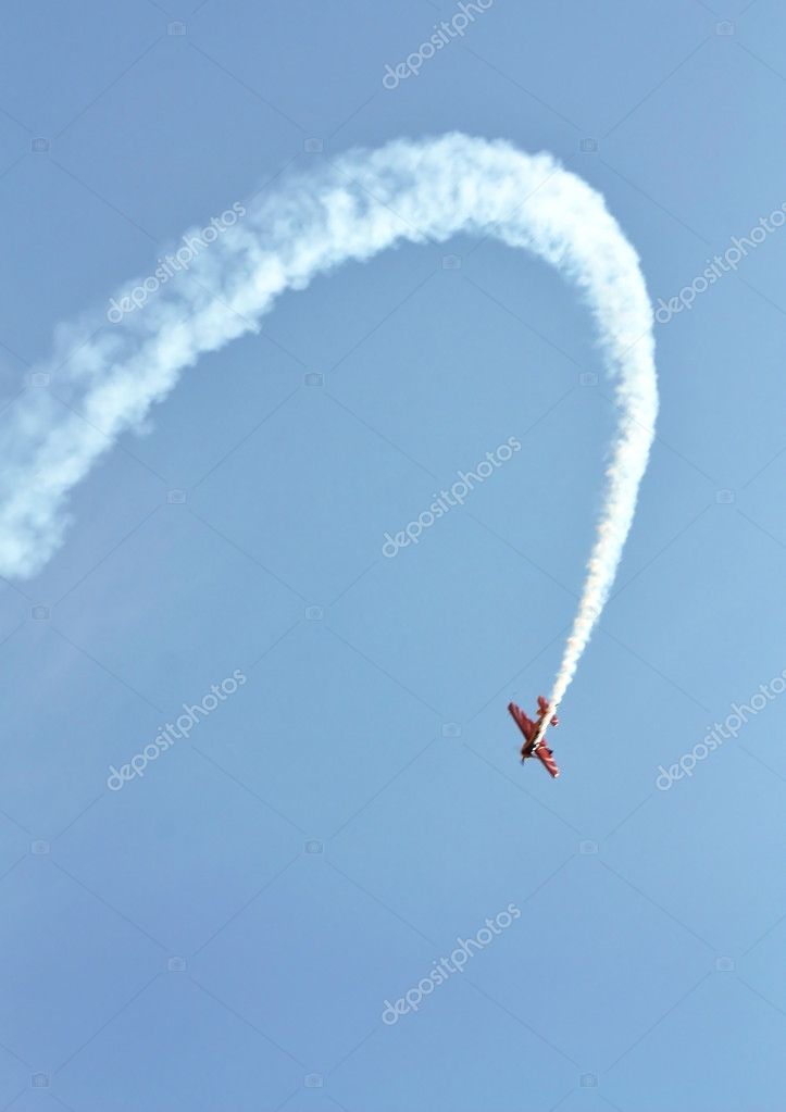 Perform aerobatics by the aircraft at the airshow – Stock Editorial ...