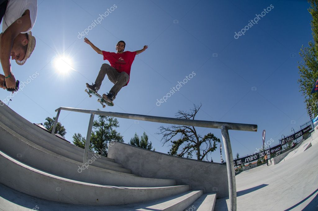 Andre Pereira on a FS Nose Grind — Stock Editorial Photo © homydesign ...