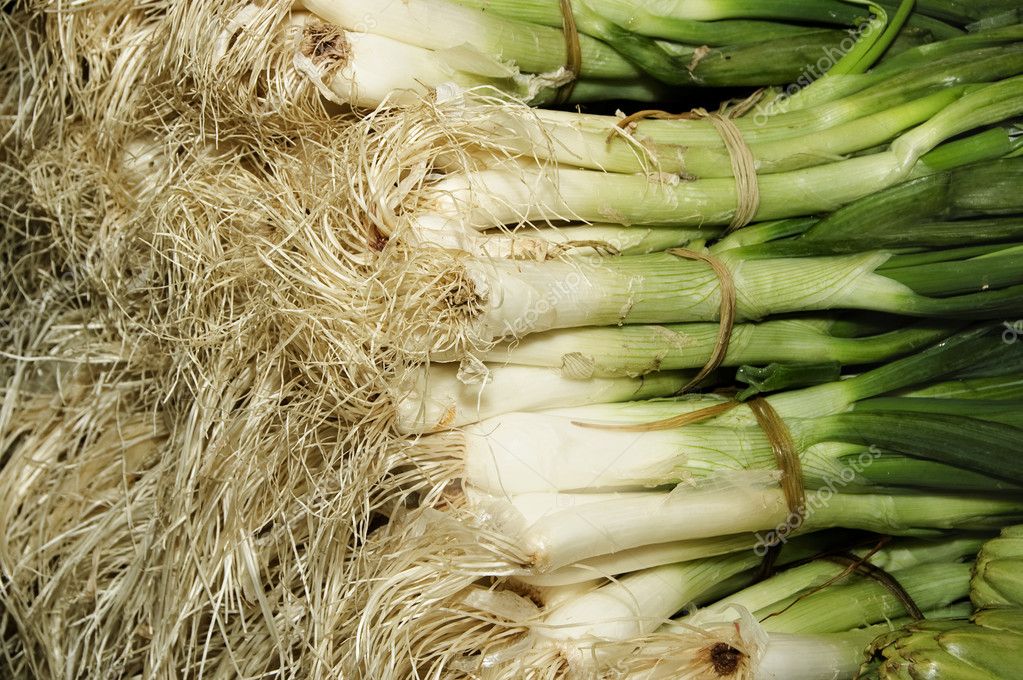 A pile of calcots, typical catalan sweet onions Stock Photo by ©nito103 ...
