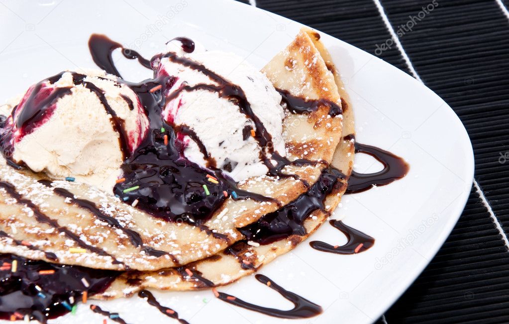 Pan Cake with Ice Cream Stock Photo by ©HandmadePicture 11690300