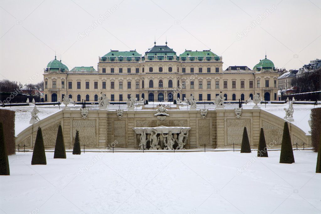 Viena - Palacio Belvedere en invierno: fotografía de stock © sedmak ...