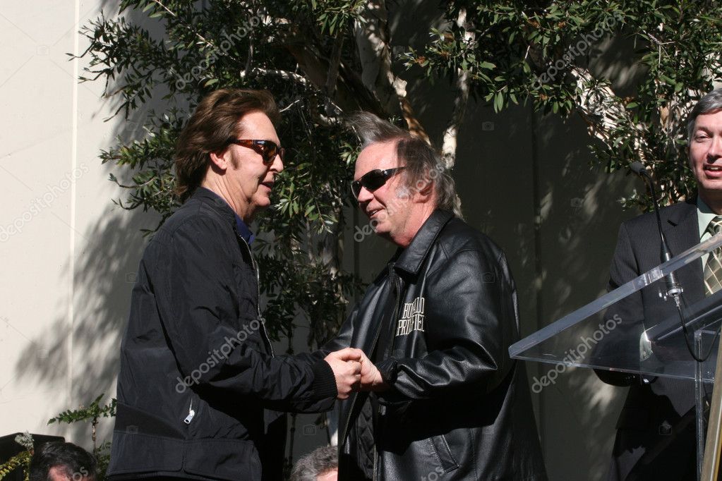 Paul McCartney, Neil Young — Stock Editorial Photo © Jean_Nelson #11721407