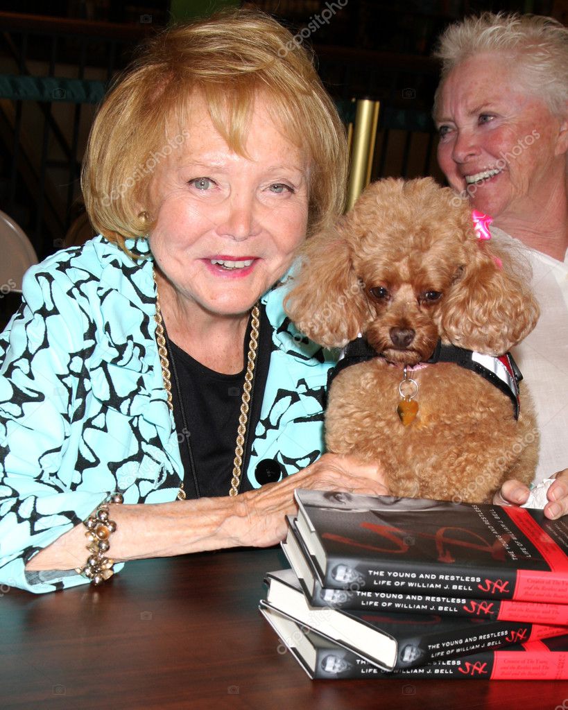 Lee Bell, con su perro Joy Bell 2022