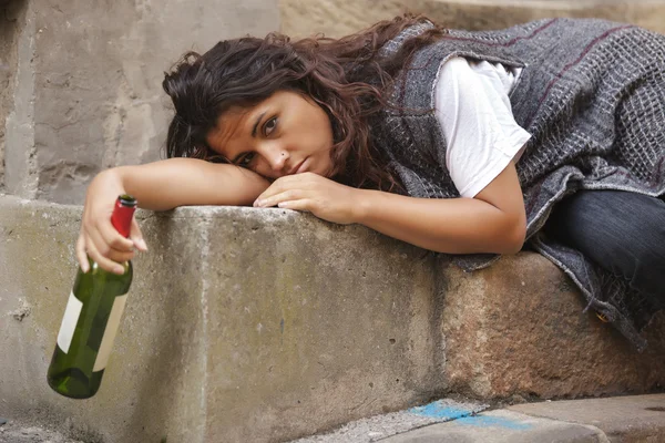 Mulher bêbada na cidade — Fotografias de Stock © smithore #11984837