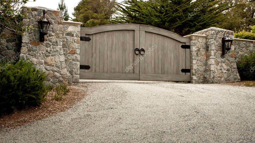 love this gate (solid with stone pillars) | Wooden gates driveway ...